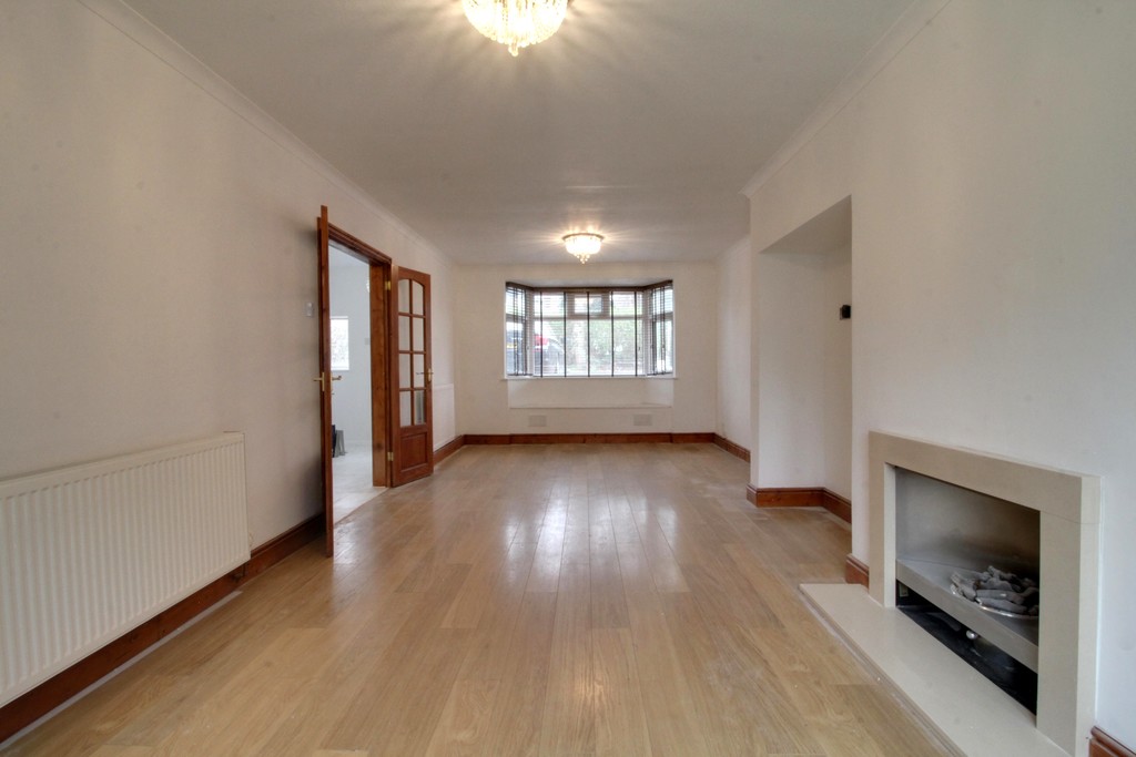 3 Bedroom Semi Detached Property To Let in Smethwick | James Laurence ...